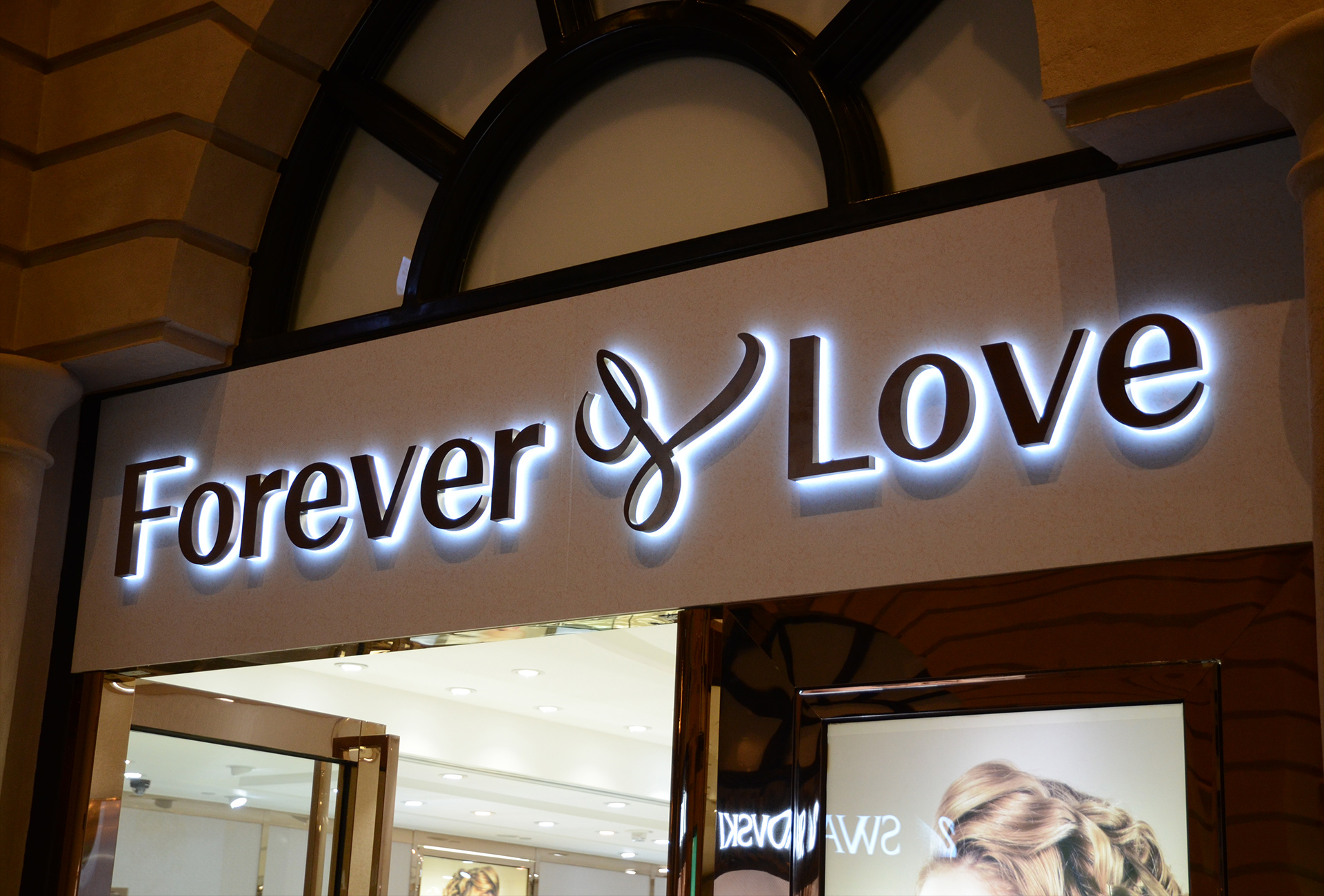 Custom LED signs, high-quality, perfect for indoor & outdoor